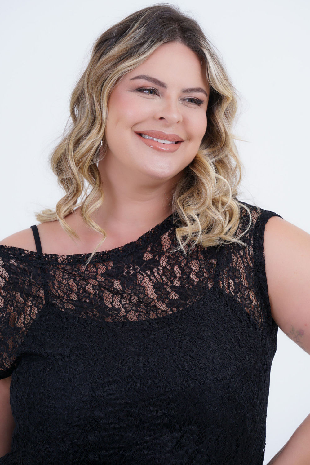 Blusa Renda Plus Size Feminino Coquette Manga Curta - Program Moda ...